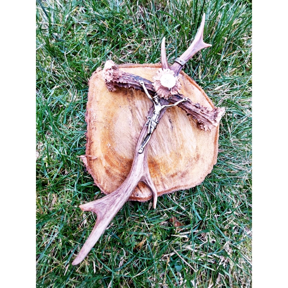 Krzyż ozdobny z poroża sany kozła / prezent dla myśliwego